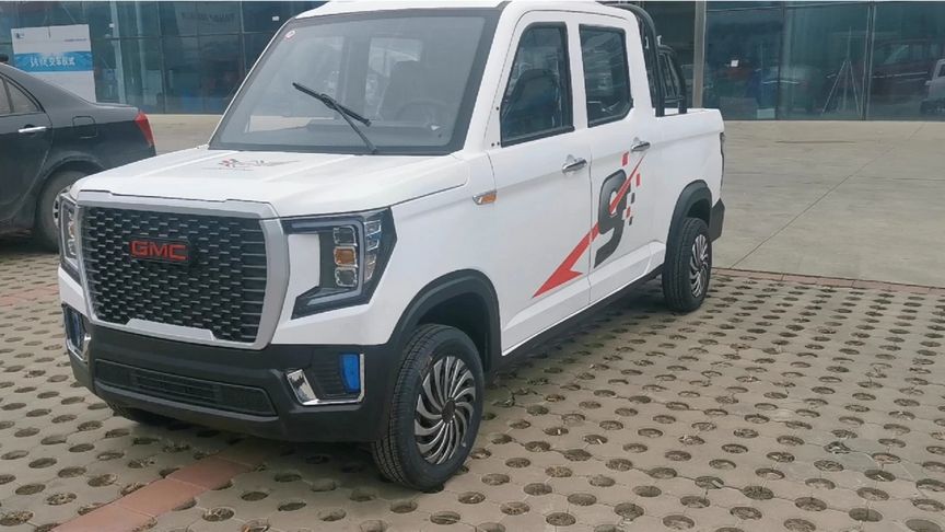 四门皮卡车,技能拉人又能拉货的,中控锁,遥控钥匙,好好的拉货