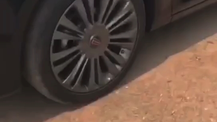 红旗H5 2020款1.5T旗韵版配置 电子驻车,胎压监测,刹车辅助,倒车雷达,...