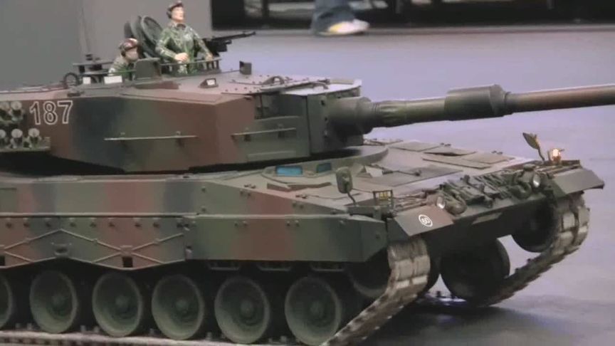 仿真坦克模型,一辆接一辆出场,每辆坦克都不一样!