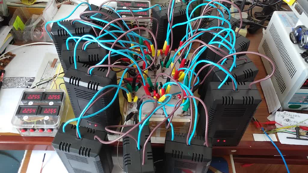 最新研制的2V高功率电池均衡器静态测试,电压一致性非常理想