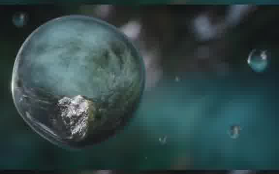 矿泉水品牌斐济为旗下的运动瓶盖设计所拍摄的广告,张力十足的同时...