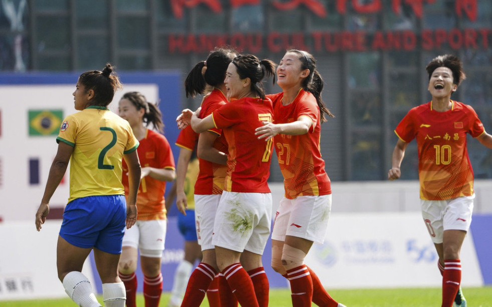 【军运会】加时挺进决赛!中国女足2-1淘汰巴西队