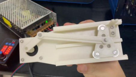 3D打印的小结构,可以用来模拟biubiu的后坐力