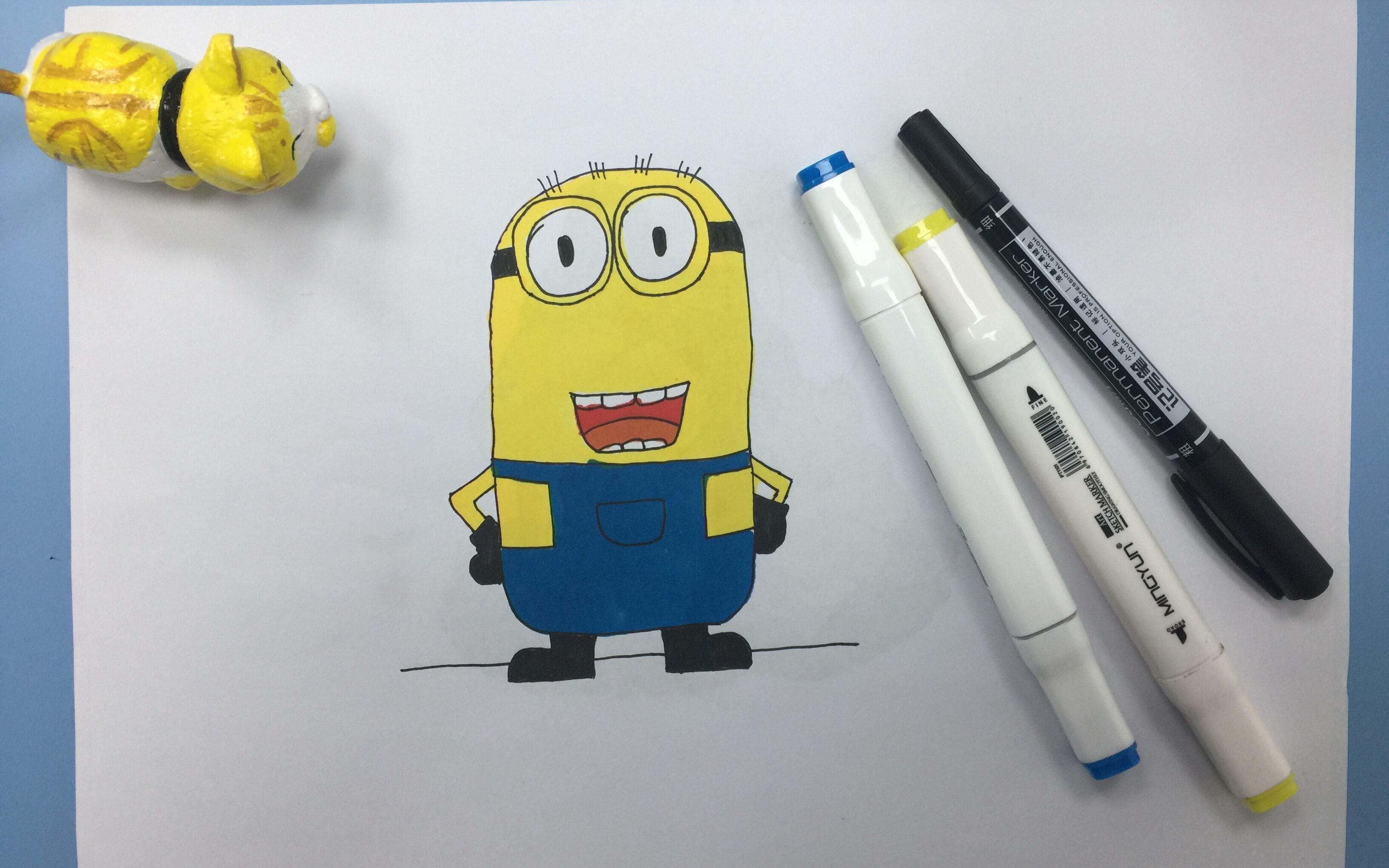 萌萌的小黄人简笔画这样画真简单
