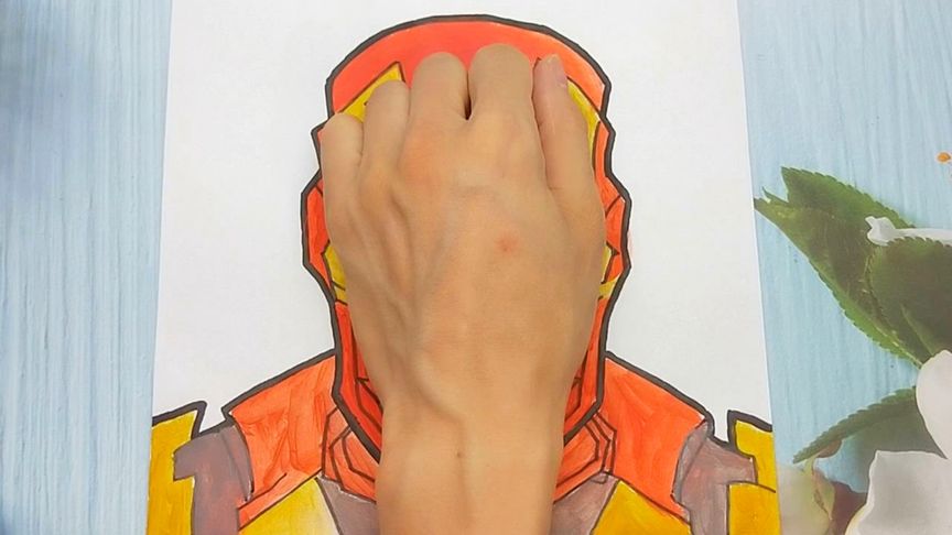 只需手掌放在普通手绘钢铁侠,画法简单又科幻的手势画