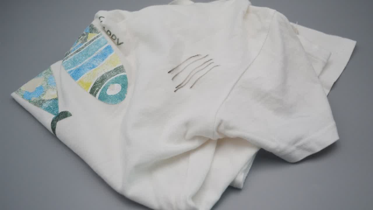 衣服上有记号笔印记怎么洗,一个简单的方法,.