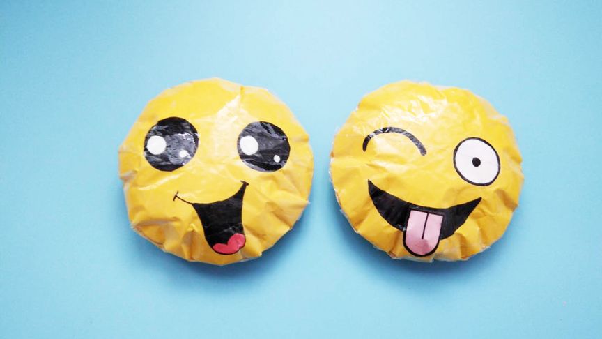 教你用纸做一个可以无限揉捏的解压玩具,非常好玩,手工DIY教程