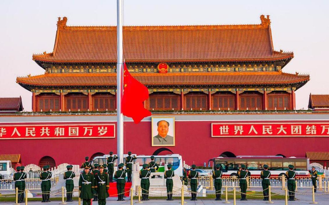 如果北京下雨了,天安门广场还升国旗吗?今天可算知道了