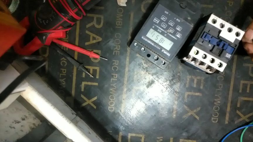 时控开关和交流接触器怎么接线