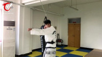 跆拳道直拳教学，拳法比较简单，注意旋转出拳