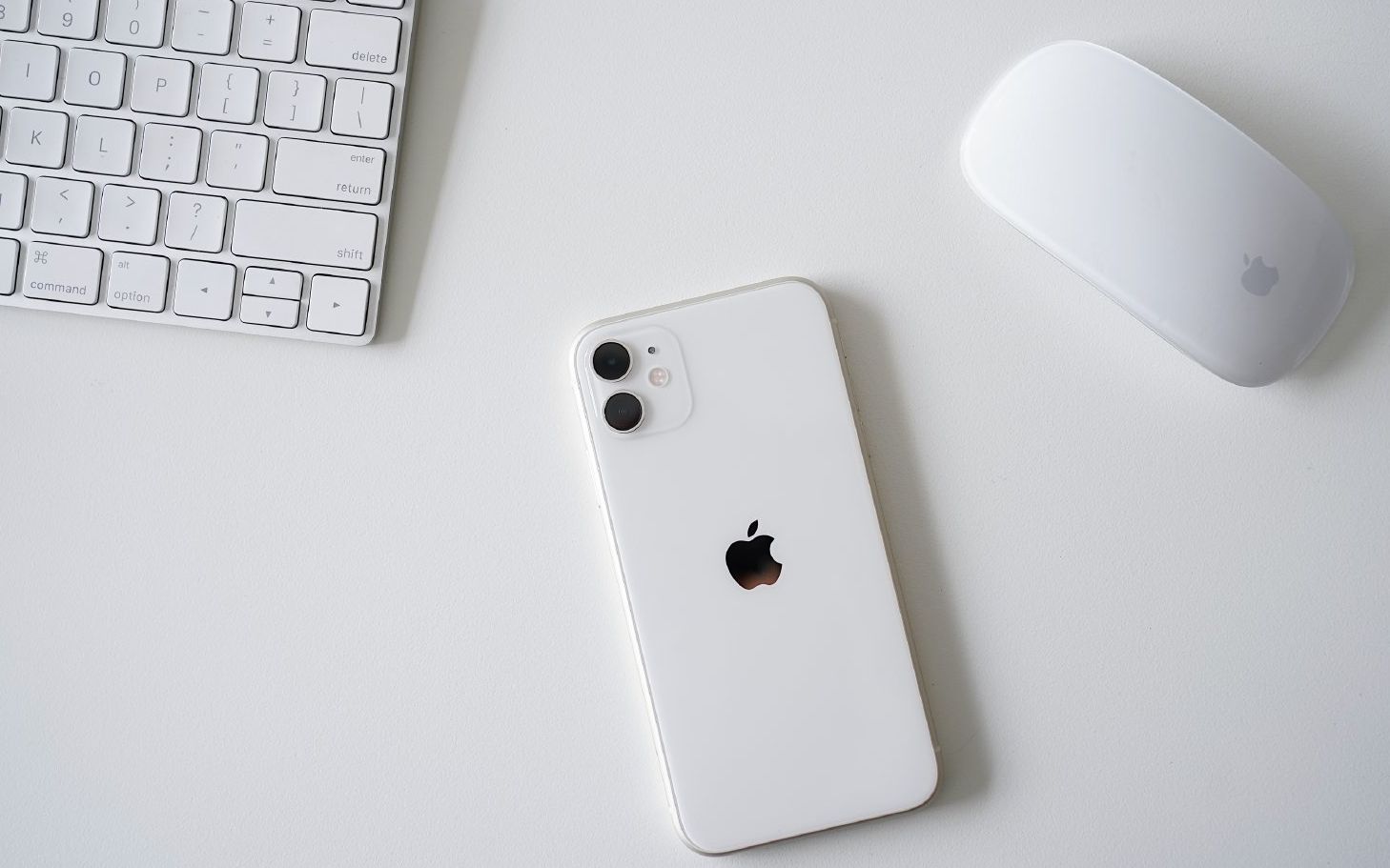 【枯叶不黄】iPhone11有锁卡贴上手解锁体验