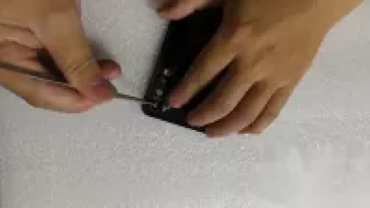 P20Pro后盖连接线拆解