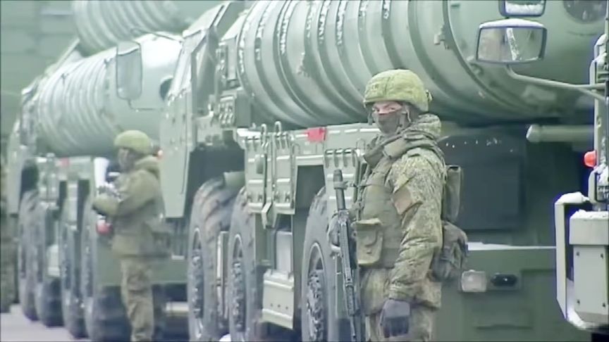 远程战略战术防御地对空导弹系统С-400 Триумф咆哮