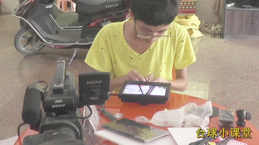 小伙的导播梦,直接下手买了台摄像机和导播台