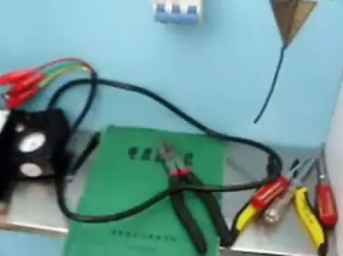 三相四线多功能电能表结线找错