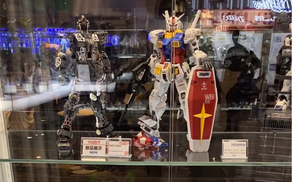 【上海高达基地】模型展示柜一览,哪个胶佬不想拥有这样一面墙呢