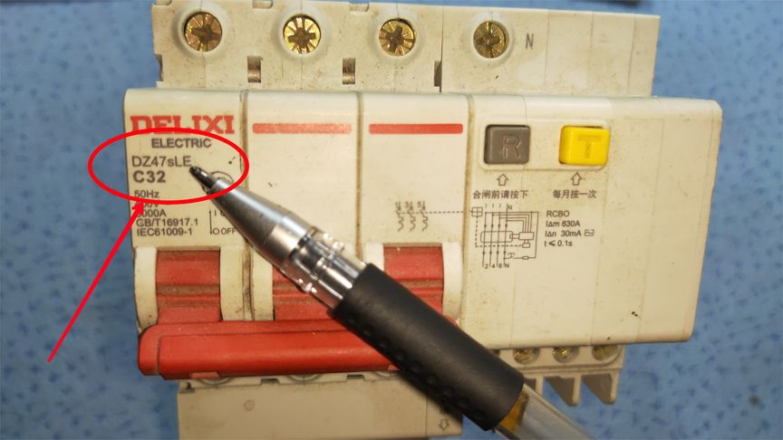 漏电开关上的字母符号,DZ47sLE代表什么意思?电工师傅教给你