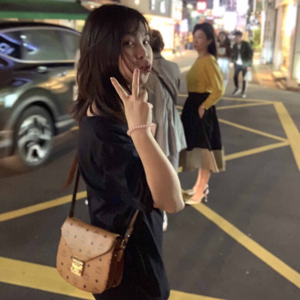 一个剥了皮的土豆 