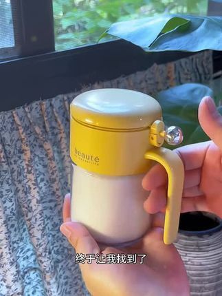 高颜值密封罐自带计量勺,一按即开防潮锁鲜,单手操作轻松取料,厨房...