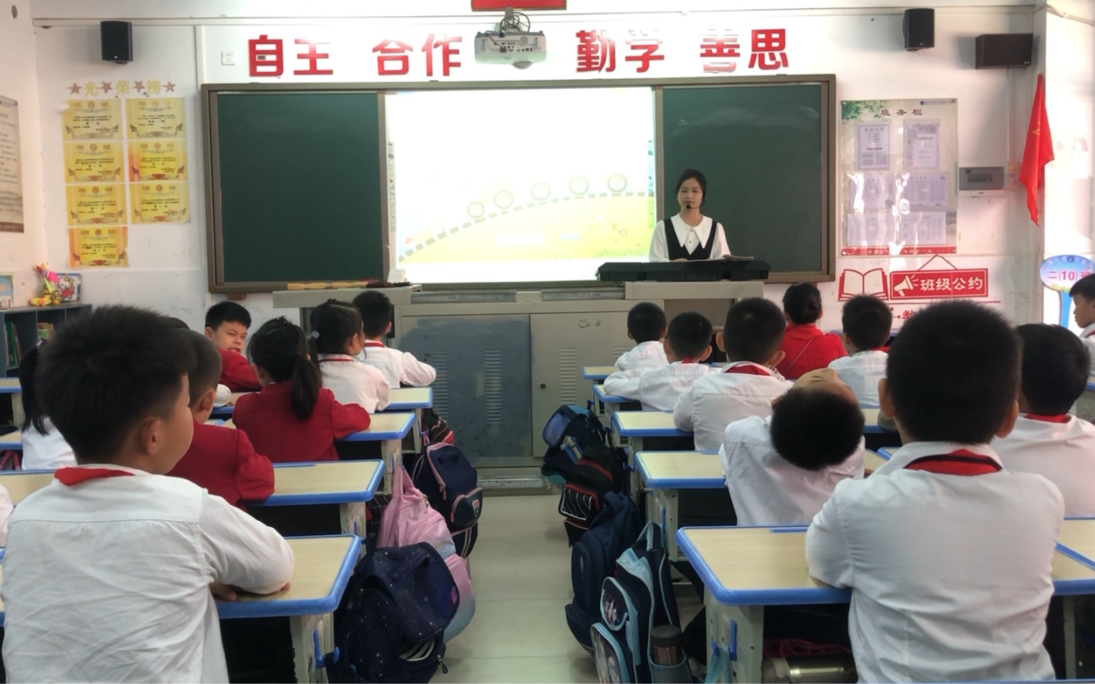 62号二年级《母鸡叫咯咯》小学组