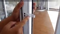 塑钢门窗月牙锁的安装方法