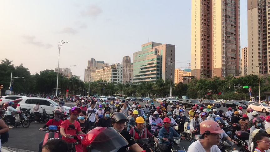 电动车最多的海南省#每个人都在奔赴各自不同的人生 #街景随拍