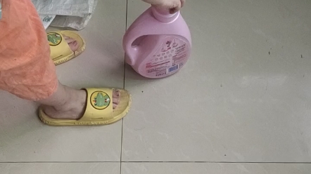 学习使用洗衣机洗衣服