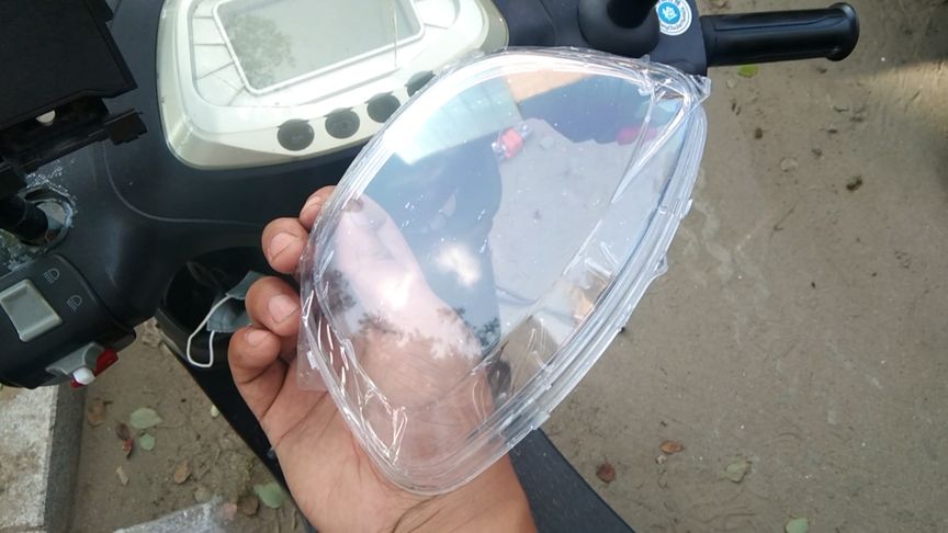 巧格踏板摩托车码表镜面模糊,看不清修理店不给修,只有自己更换