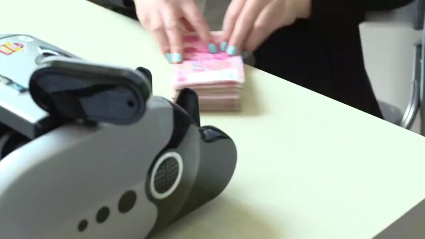 大哥完成公司指标,说好奖励10万,结果