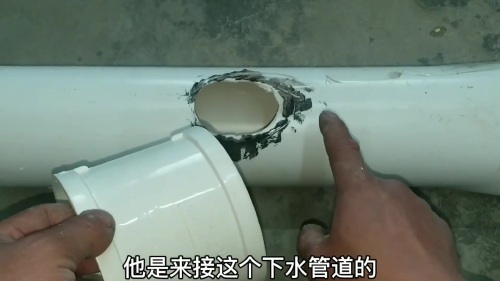 水电工都不知道pvc管箍有一个隐藏的功能,它可以代替伸缩接头