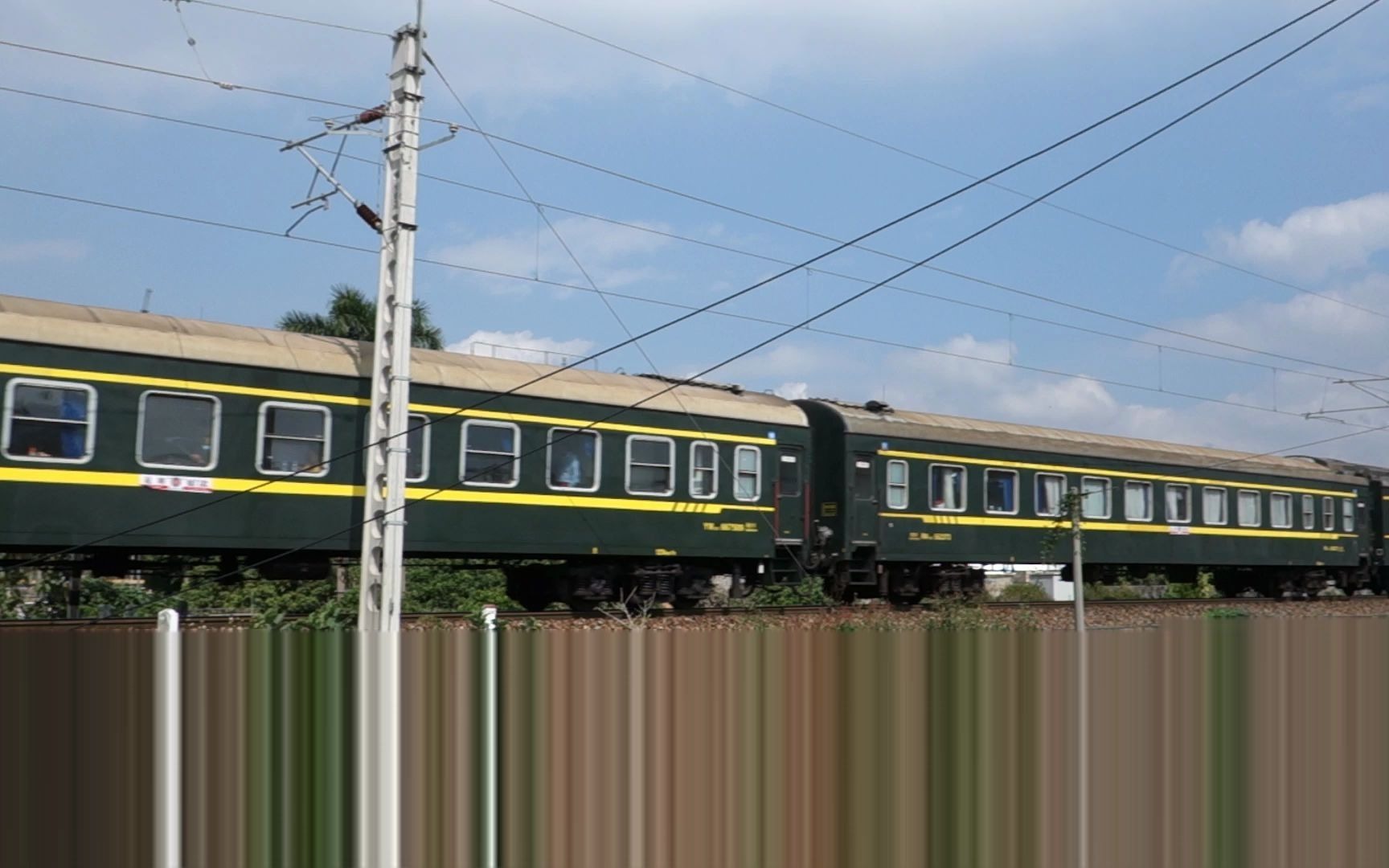 【中国铁路】电力客车K230/1茂名西站1道发车进河茂铁路上行