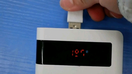千万别买罗马仕的充电宝，质量太差