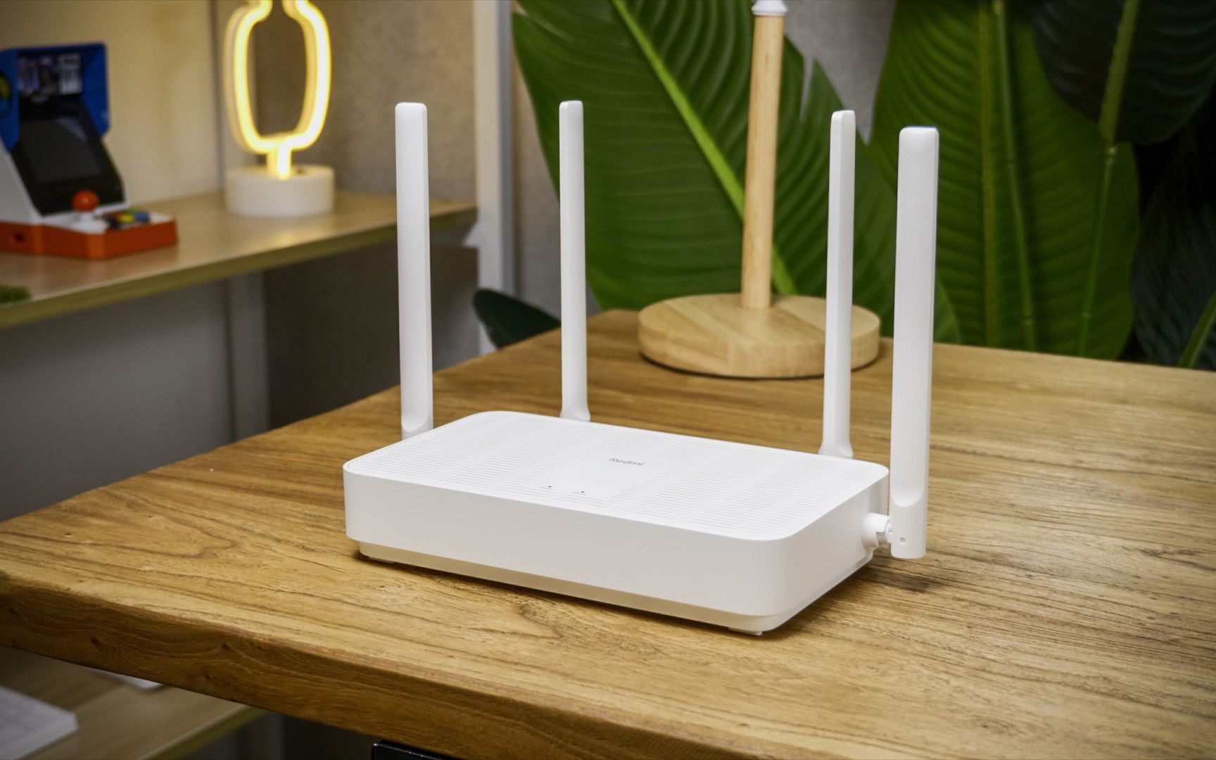 最强入门WiFi6路由器?/ 249元红米Redmi AX5值不值得买?【轻电科技】