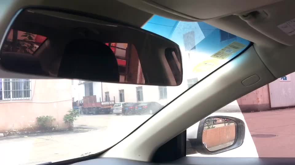 车内后视镜和行车记录仪,安装位置挺合适的!「来自懂车帝车友圈」