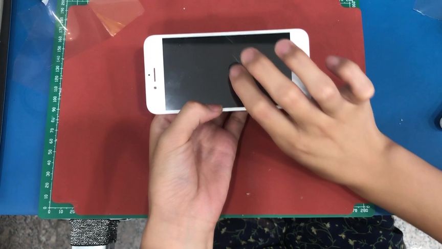 小姐姐换苹果7外屏,记录维修全过程,应粉丝要求边修边解说。