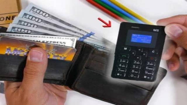 你用过卡片手机吗?老外暴力测试手机性能,结果出乎人的意料