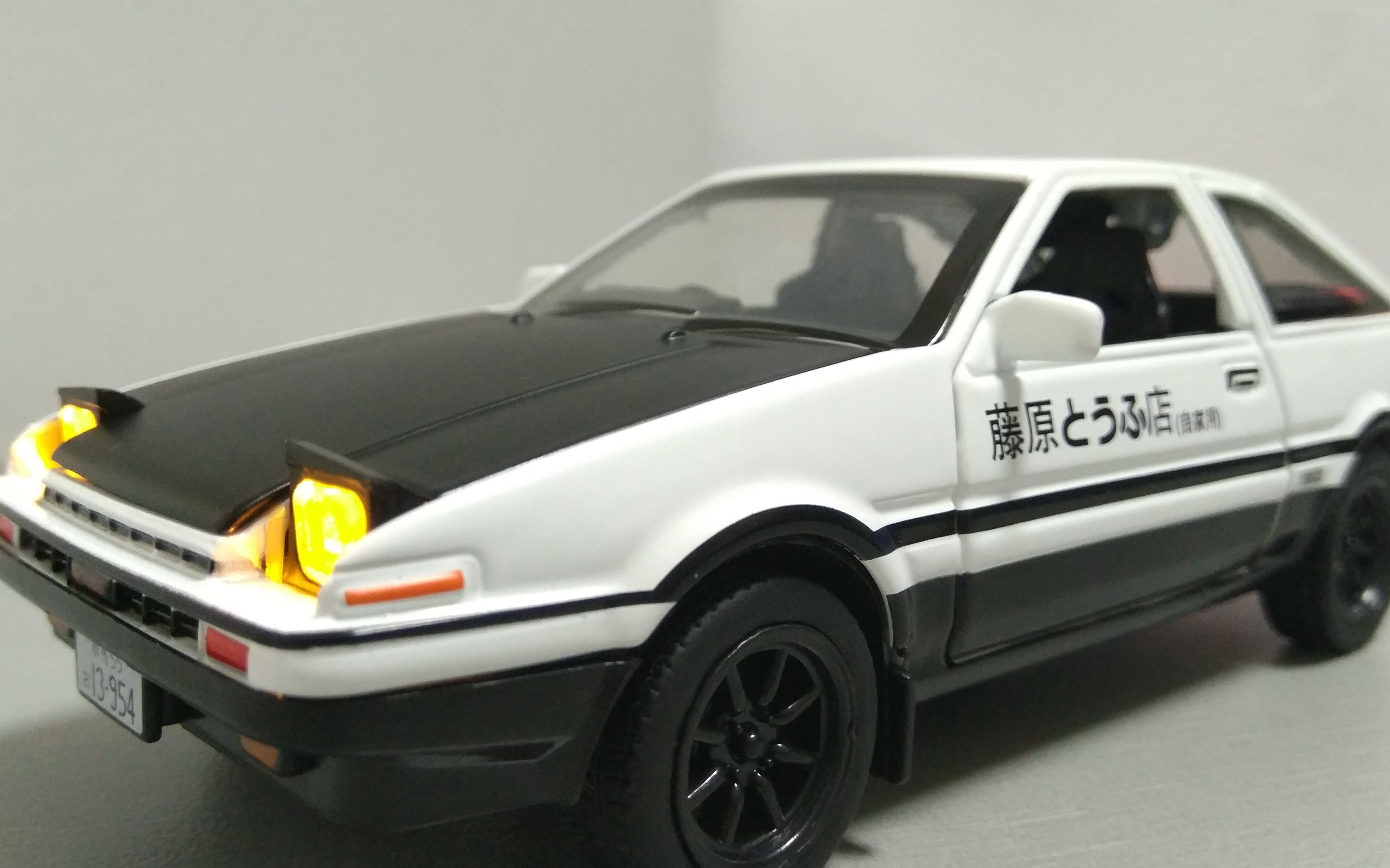 逮虾户 头文字D AE86模型开箱