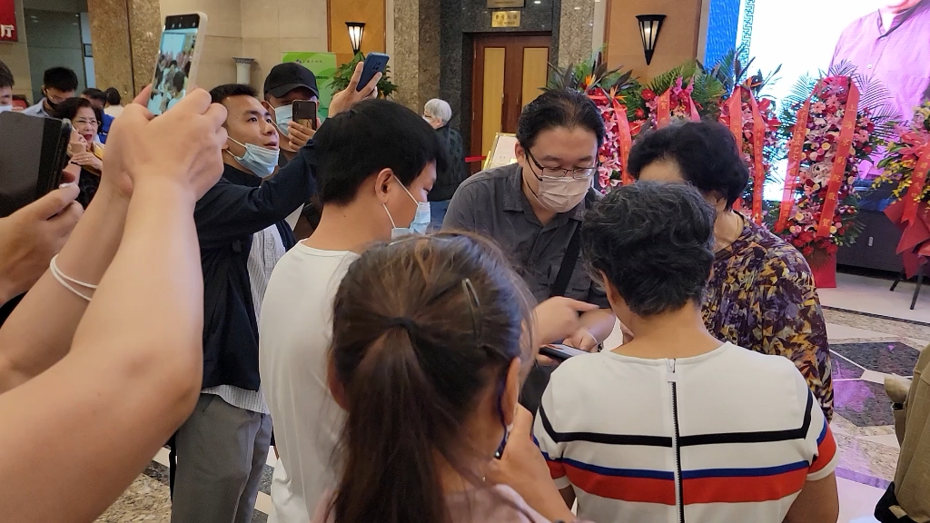 今晚长安大戏院 京胡名家燕守平先生从艺70年专场音乐会 演出前 观众...