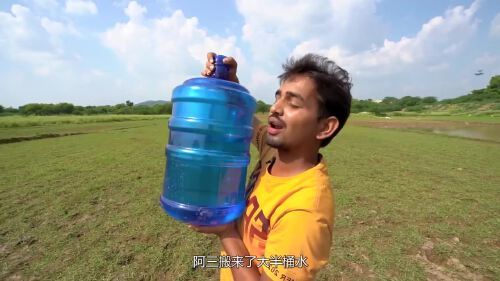 用10000根火柴堆成"火箭"实验,点燃的瞬间,场面太精彩了!科普实验