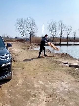 .捕鱼 #是时候展现真正的技术了 #户外 #抛网教程 #怎么撒鱼网视频教程