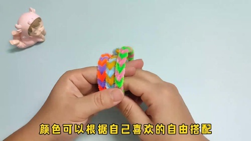 手绳编织教程来了,用扭扭棒编织好看的爱心手绳,简单易学