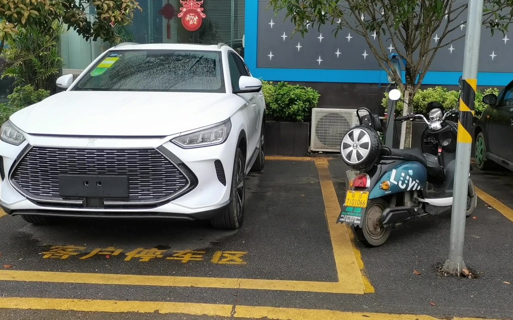 年轻漂亮技术好的新欢就是受宠,比亚迪宋plus DMI超级混动实车