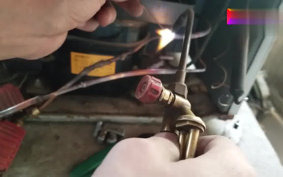 tcl冰箱门关不紧