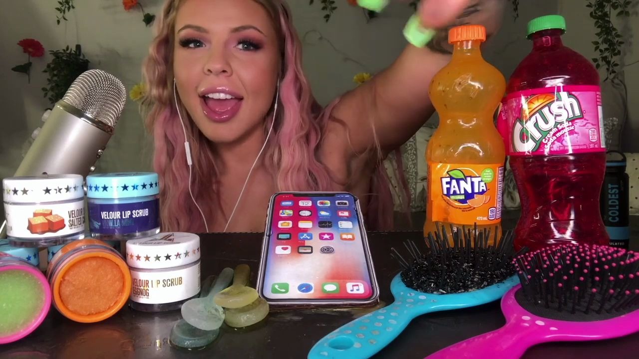 【HunniBee】可食用汽水瓶 iPhone 唇部磨砂膏 勺子 咀嚼声?