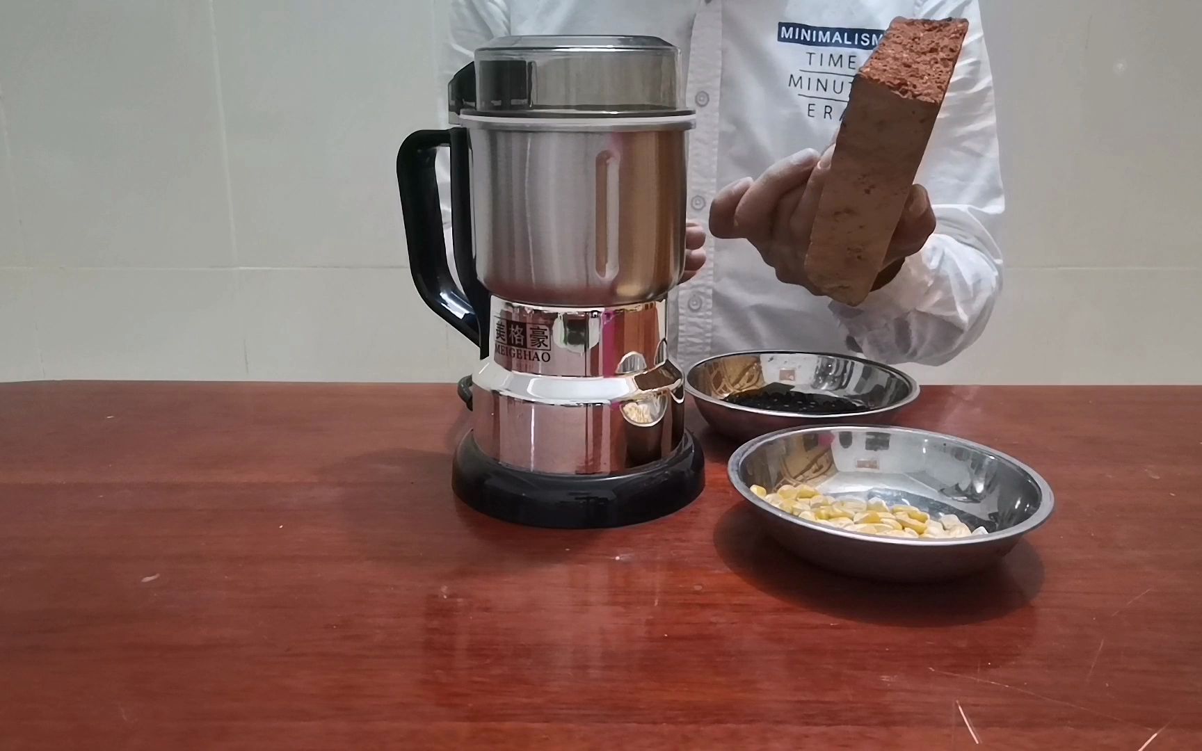 试用:40元一台电动研磨机,号称砖头都能打得碎,是真的吗