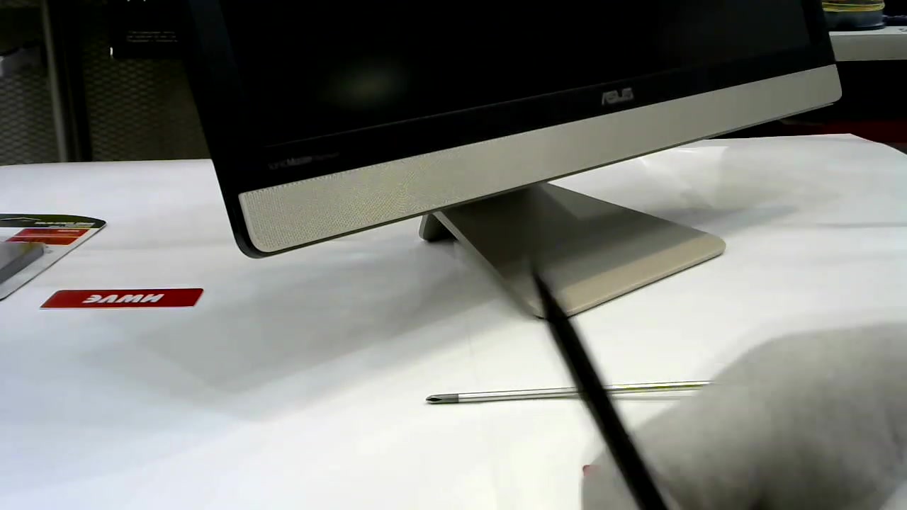 华硕Asus V221IC拆机维修
