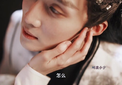 "美艳家主x帅气将军,女A男O的设定,两人的极限拉扯真的好带感!"