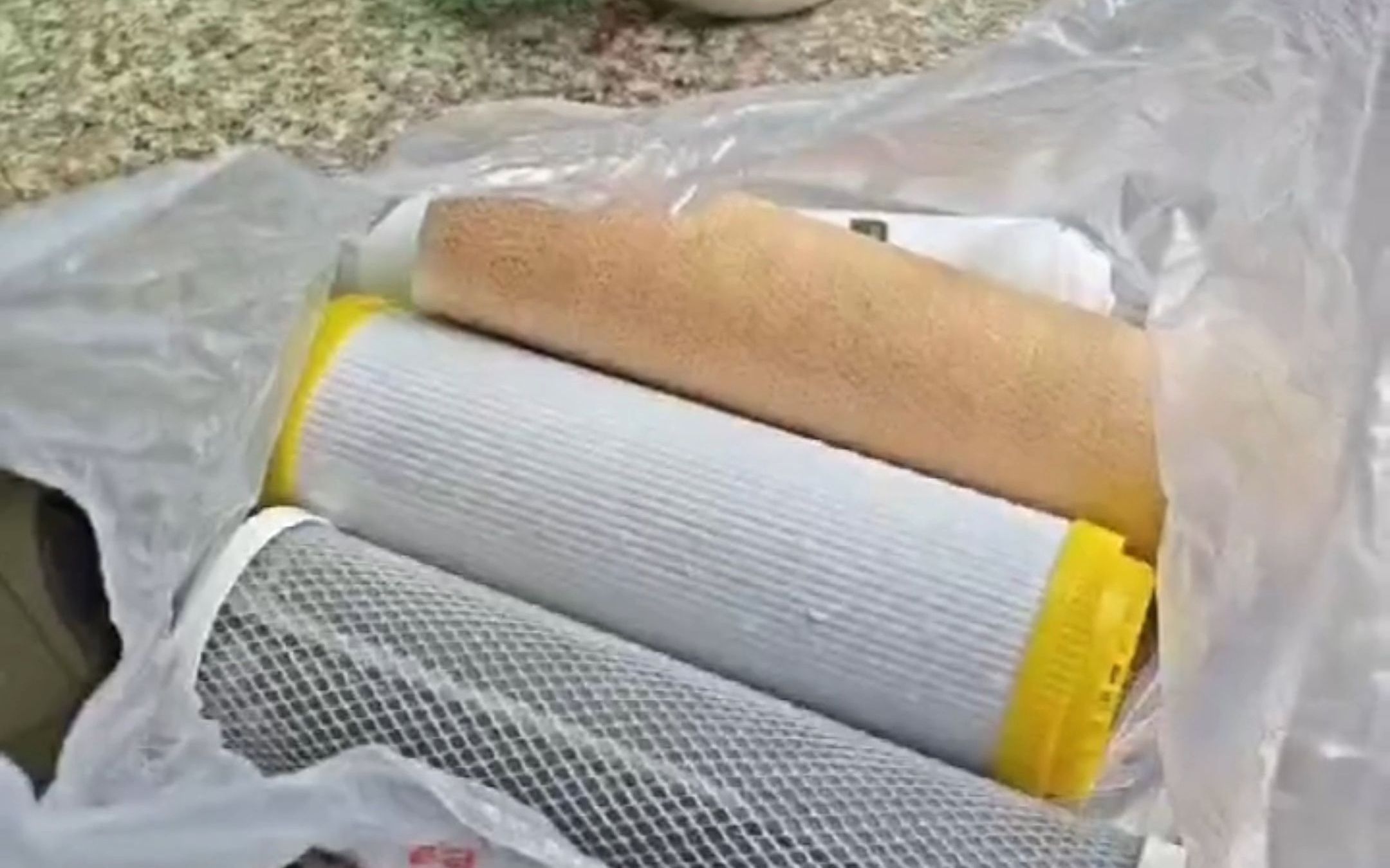 净水器出水量变小?别担心,可能是滤芯堵塞了。及时更换滤芯,让您的...