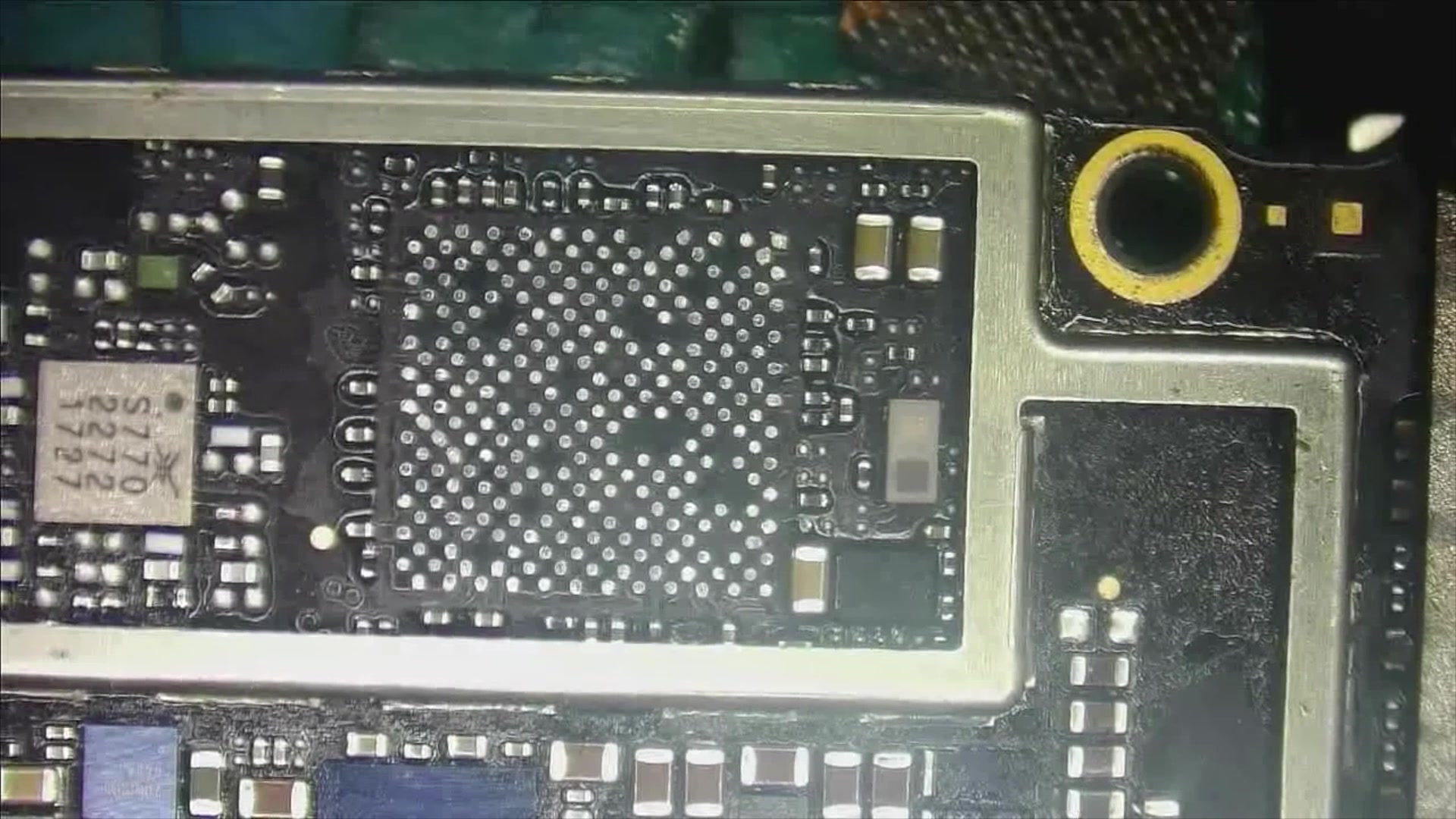 苹果8P正常使用无服务,通病一招秒杀