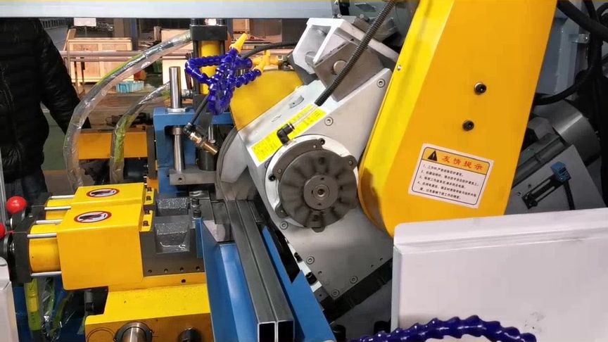 #切管机 #防撞梁 #自动化 切割抗拉强度900汽车防撞梁钢管